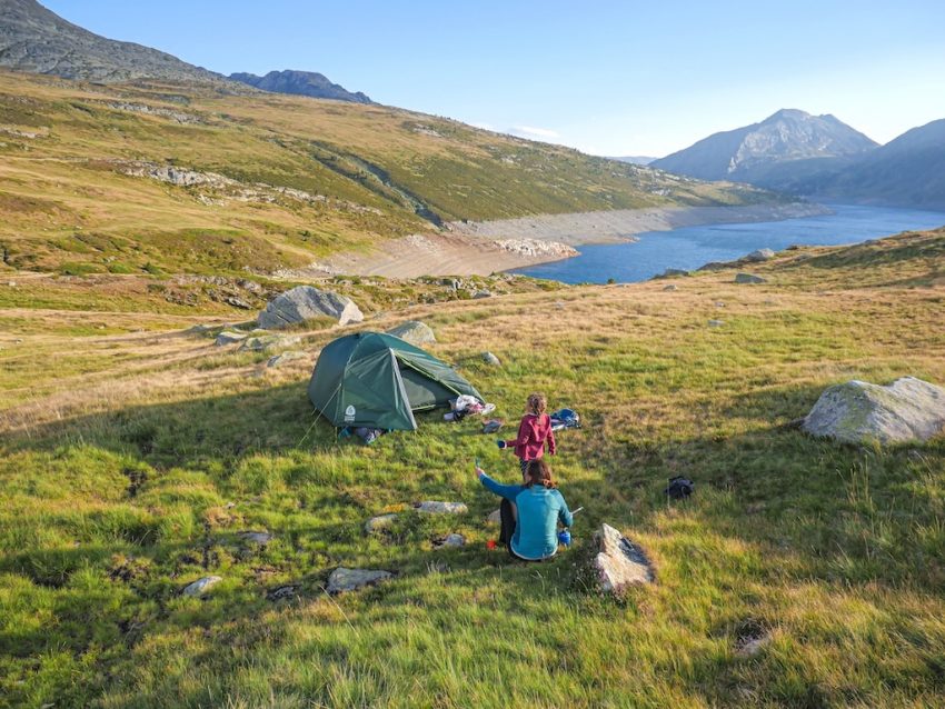 Bivouac avec des enfants : vue sur lac - Carnets de Rando